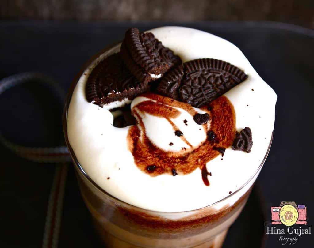 Crunchy Oreo Frappe (Video Recipe) - Fun FOOD Frolic