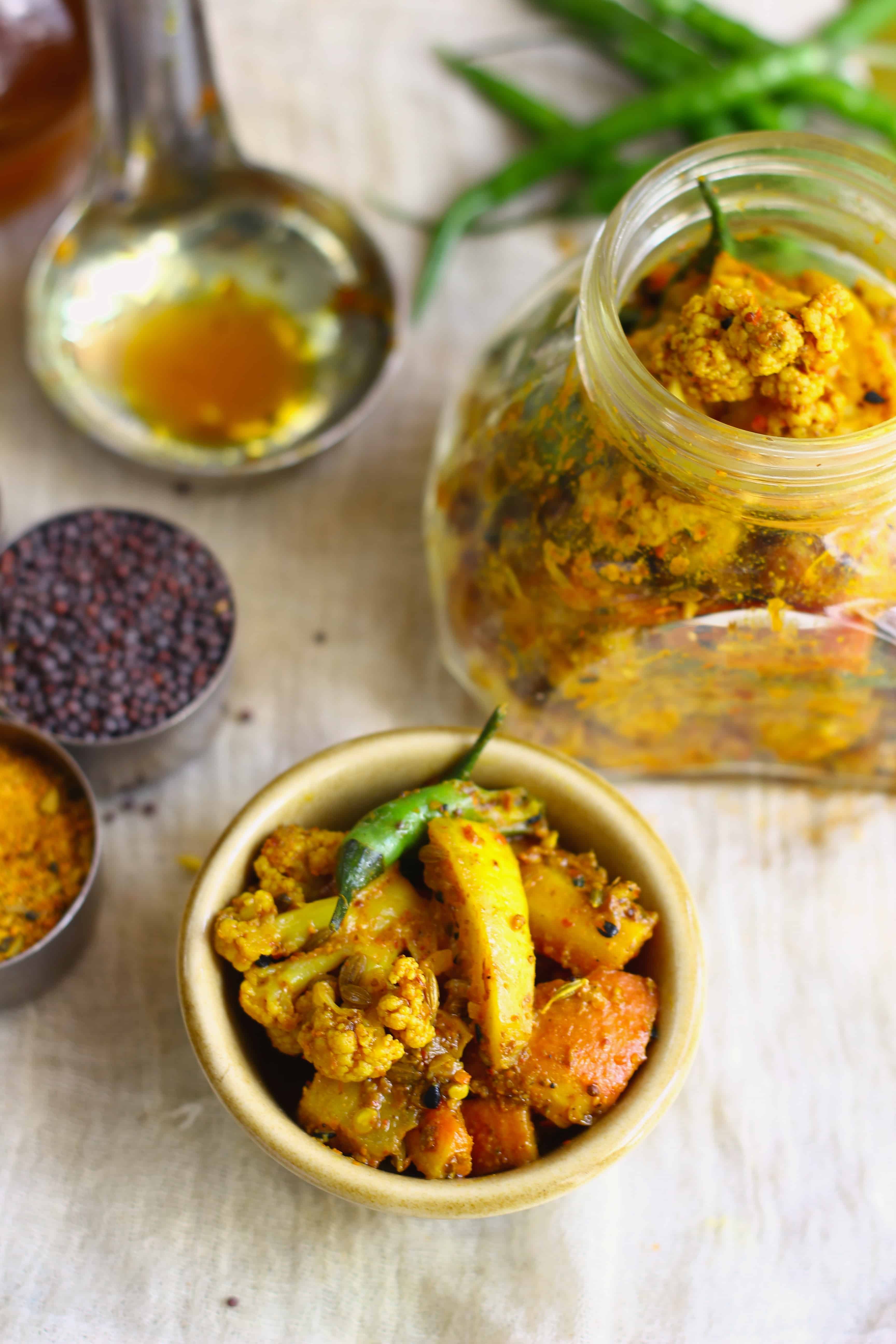 Gobi, Gajar aur Shalgam Ka Achaar - Fun FOOD Frolic