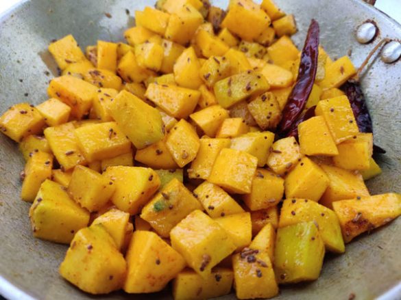 Kaddu Ki Sabzi Recipe (Khatta Meetha Kaddu) - Fun FOOD Frolic