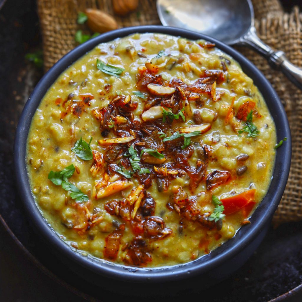 Urad Dal Khichdi (Makar Sankranti Special) - Fun FOOD Frolic