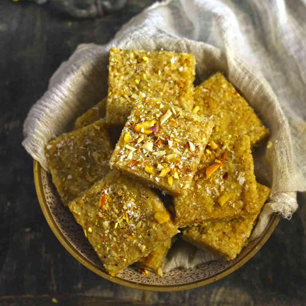 Panjiri Recipe (Kumaoni Style Dhaniya Panjiri) - Fun FOOD Frolic