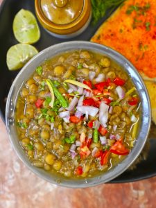 Matar Kulcha Recipe (Delhi Style Chole Kulche) - Fun FOOD Frolic