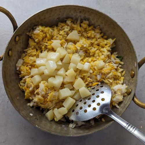 Mumbai Style Kanda Poha Recipe - Fun FOOD Frolic