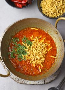 Sev Tamatar Ki Sabji - Fun FOOD Frolic